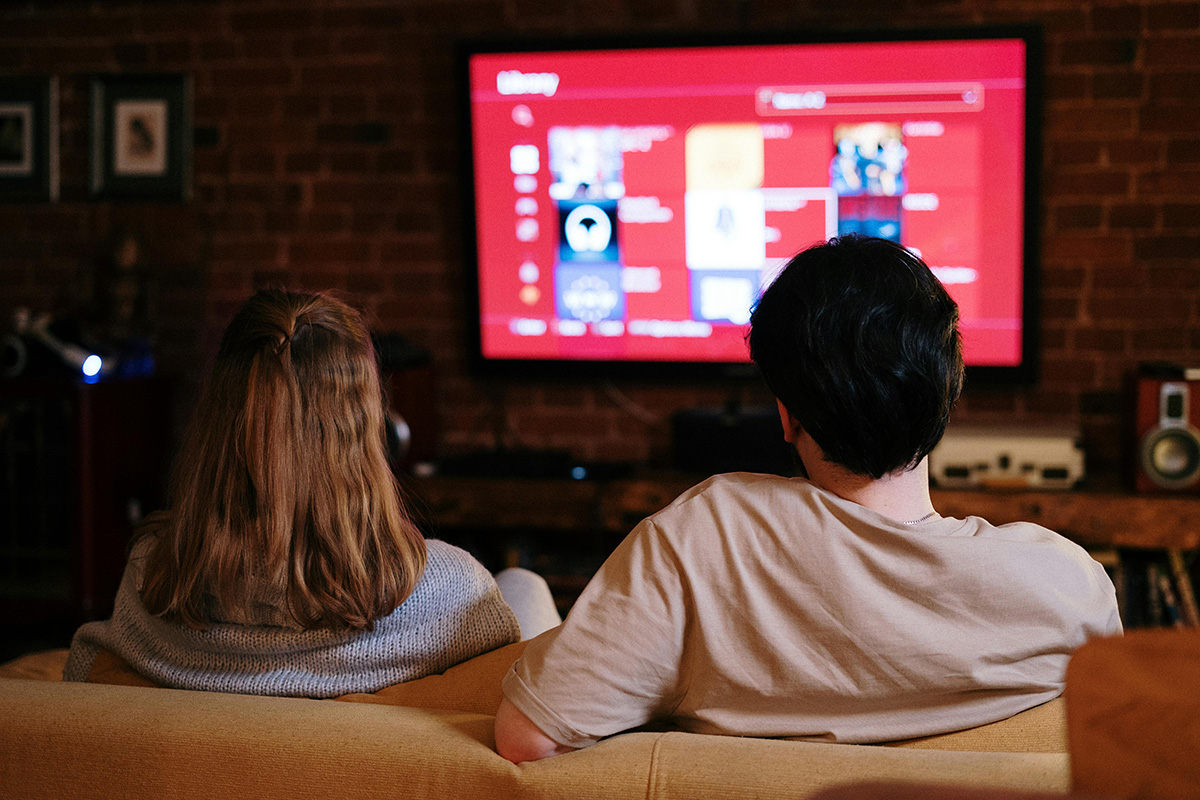 What is a Smart TV and should I buy one? | Geeks2U