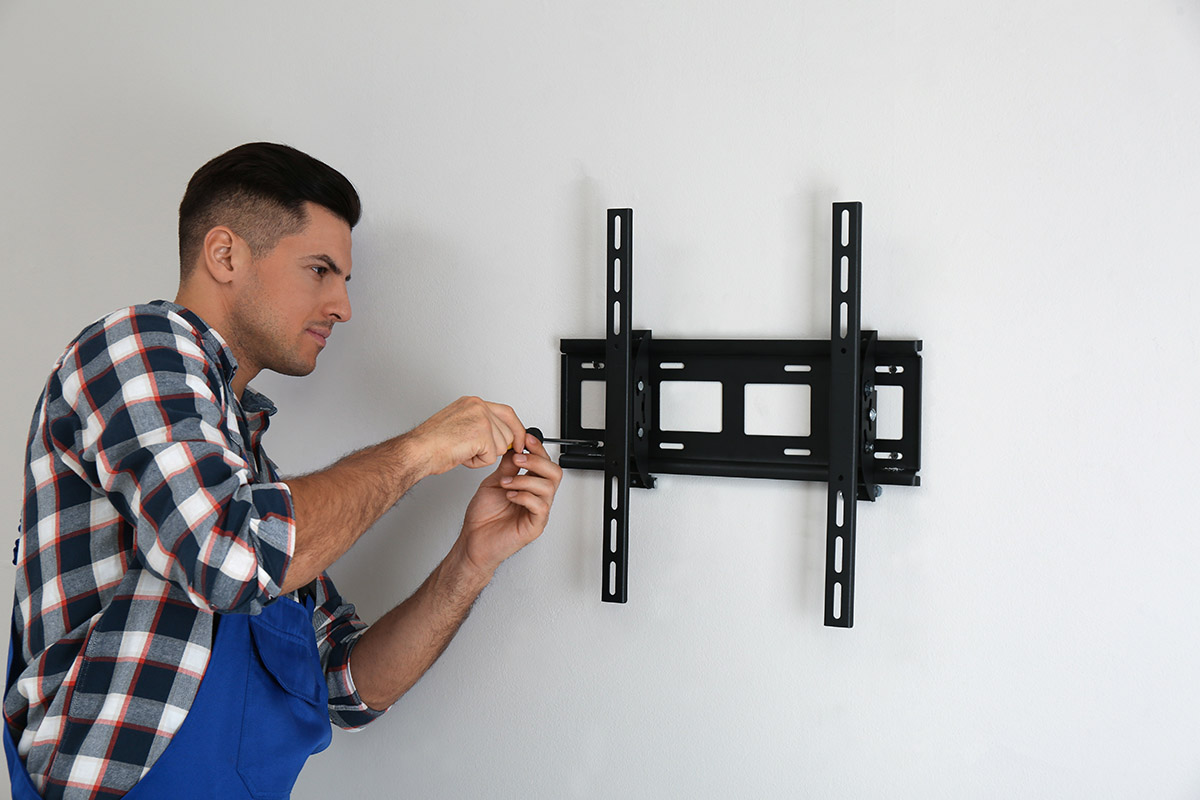 Elevate Your Home Entertainment Setup with TV Wall Mounting | Geeks2U