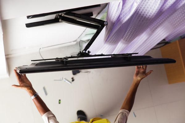 TV Wall Mounts: Types, Pros & Installation | Geeks2U